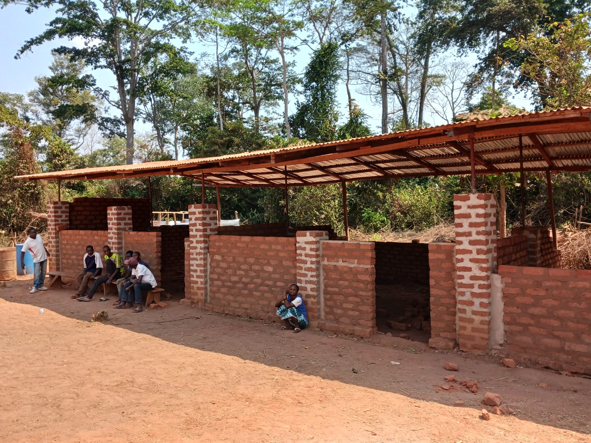 Finaliser les travaux de l’école chrétienne Bokanga et préparer un ...